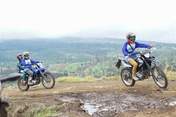 Tips berkendara di tanjakan dengan motor kopling ala Yamaha STSJ ...