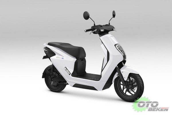 Harga Honda EM1 e: dan EM1 e: PLUS, resmi di umumkan AHM hari ini ...