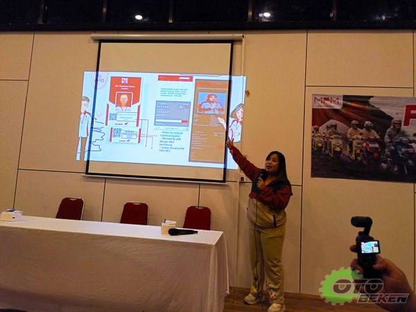 MPM Honda Jatim Lengkapi Honda Front Line People Dengan ID Card Resmi ...