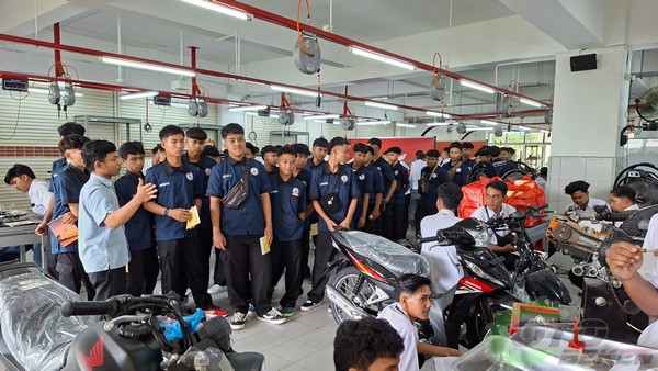 Ribuan Siswa SMK Kunjungi MPM Learning Center, Perkuat Sinergi Dunia ...